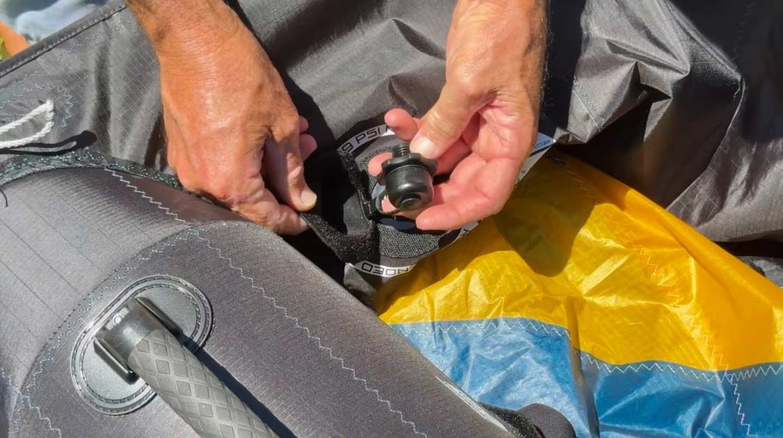 DEFLATE/INFLATE VALVE STORE IT IN NEOPRENE COVER VIDEO | HOW TO VIDEOS ...