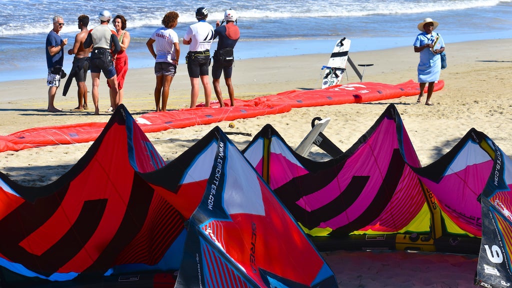 FOIL KITE RACING WITH THE CABARETE CREW VIDEO | ACTION VIDEOS | EPIC ...